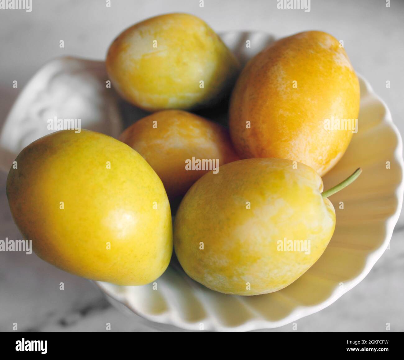 Yellow plump hi-res stock photography and images - Alamy
