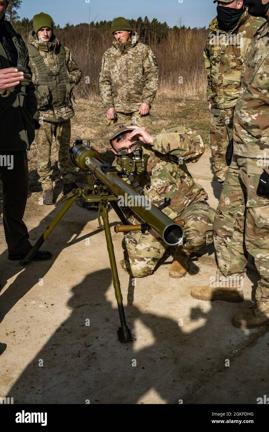 Soldiers with the 81st Stryker Brigade Combat Team meet with Ukrainian ...