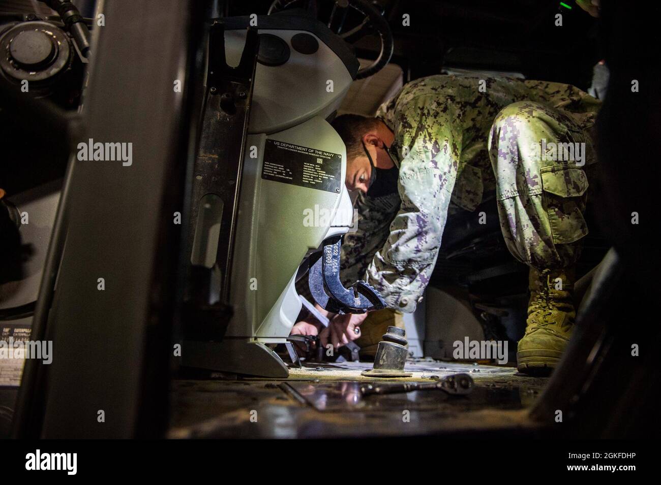 U s navy construction mechanic constructionman hi-res stock photography ...