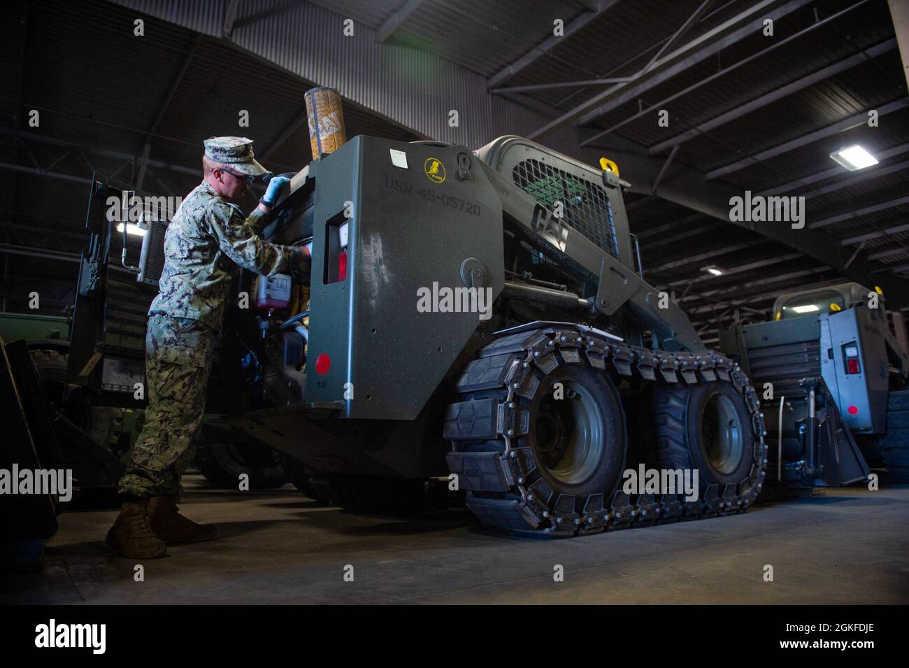 U s navy construction mechanic constructionman hi-res stock photography ...