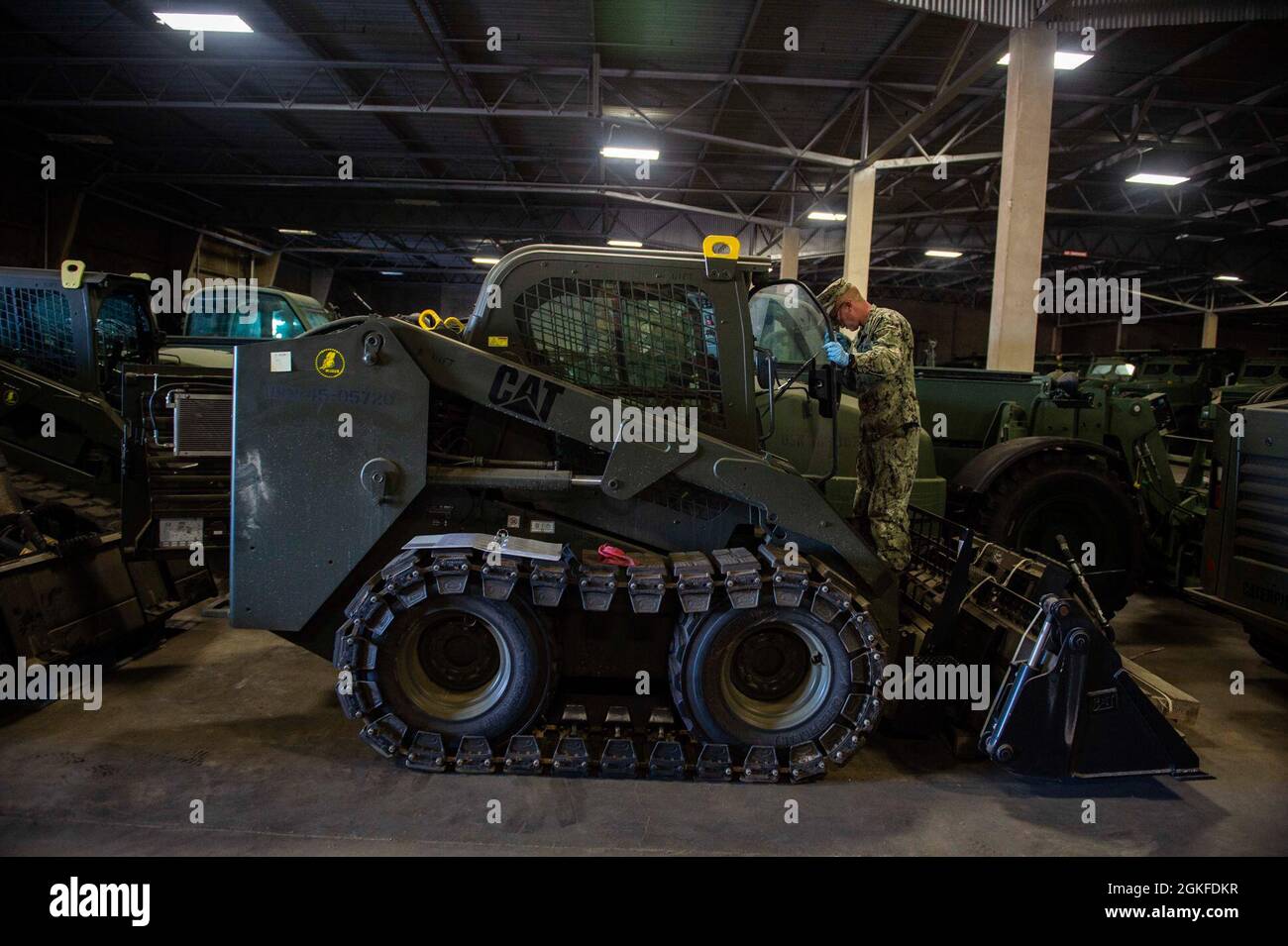 U s navy construction mechanic constructionman hi-res stock photography ...
