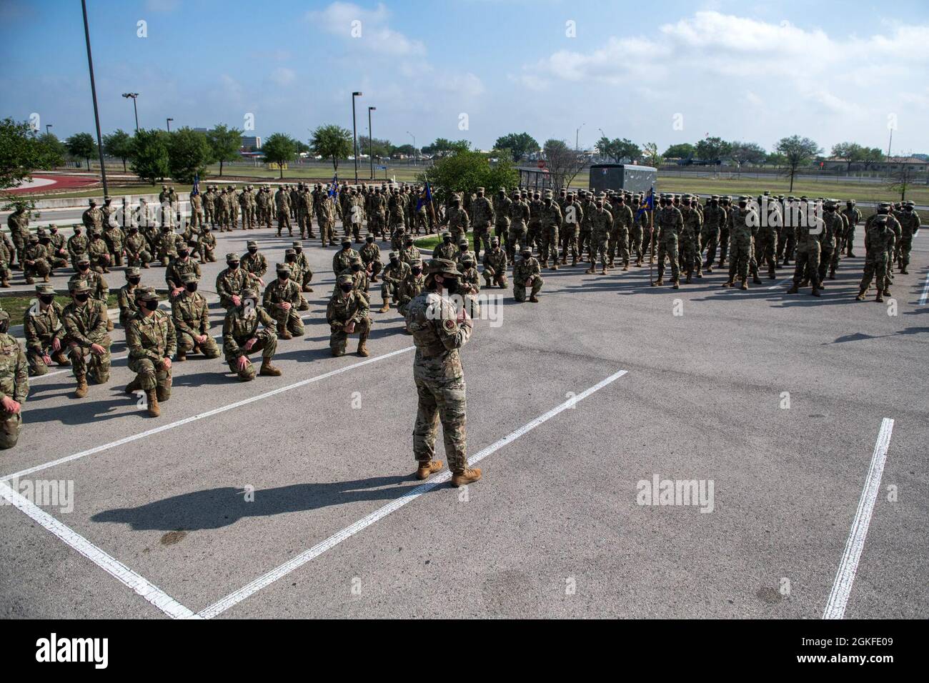 American military graduation ceremony hi-res stock photography and ...