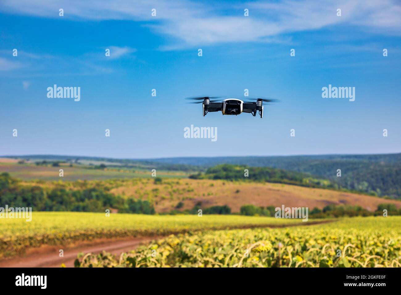 Drone crop monitoring hi-res stock photography and images - Alamy