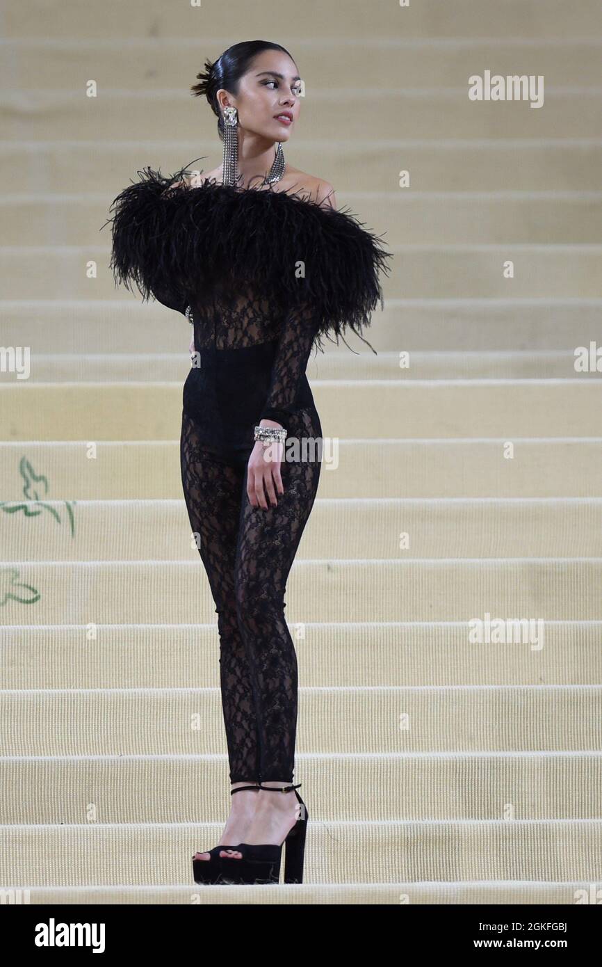 Olivia rodrigo 2021 met hi-res stock photography and images - Alamy