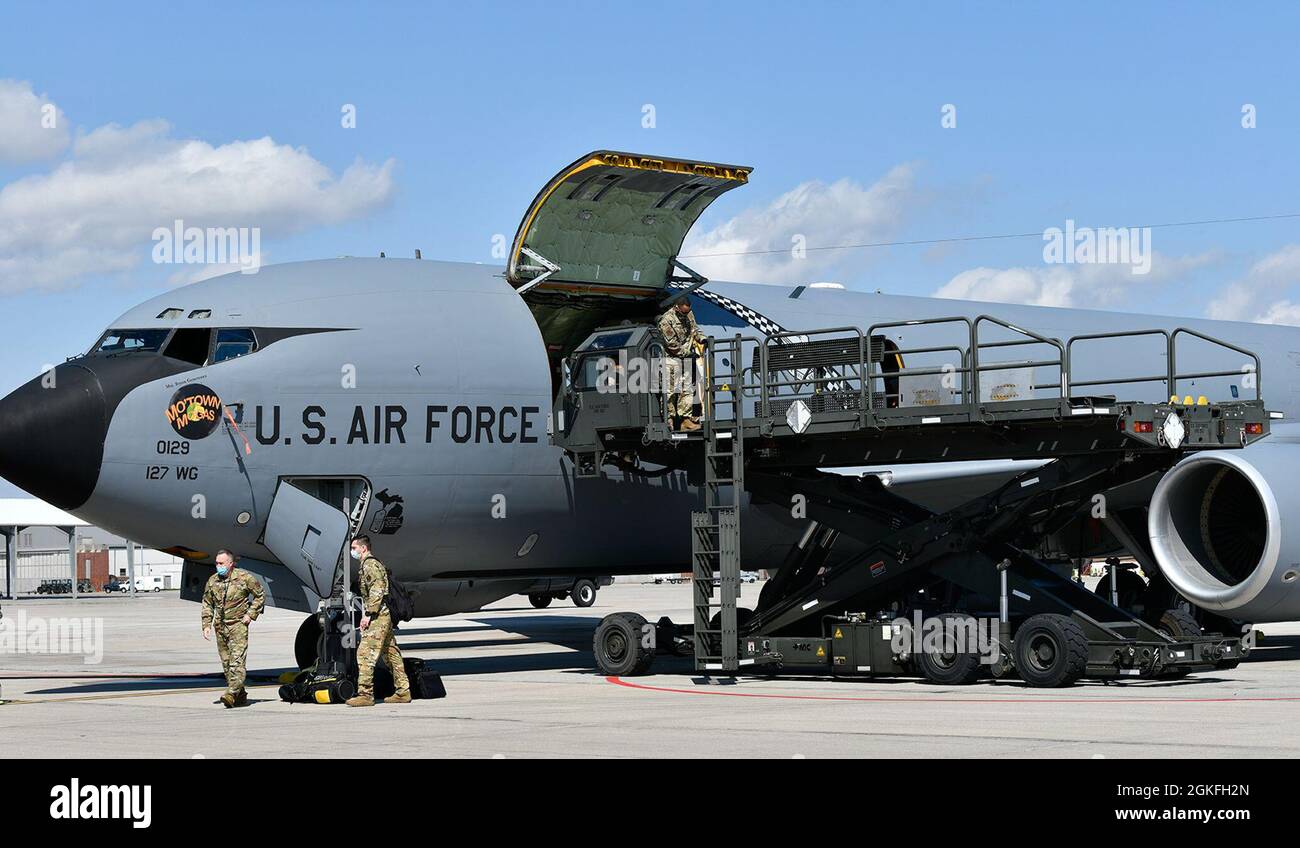 Members of the 127th Wing at Selfridge Air National Guard Base, Mich ...