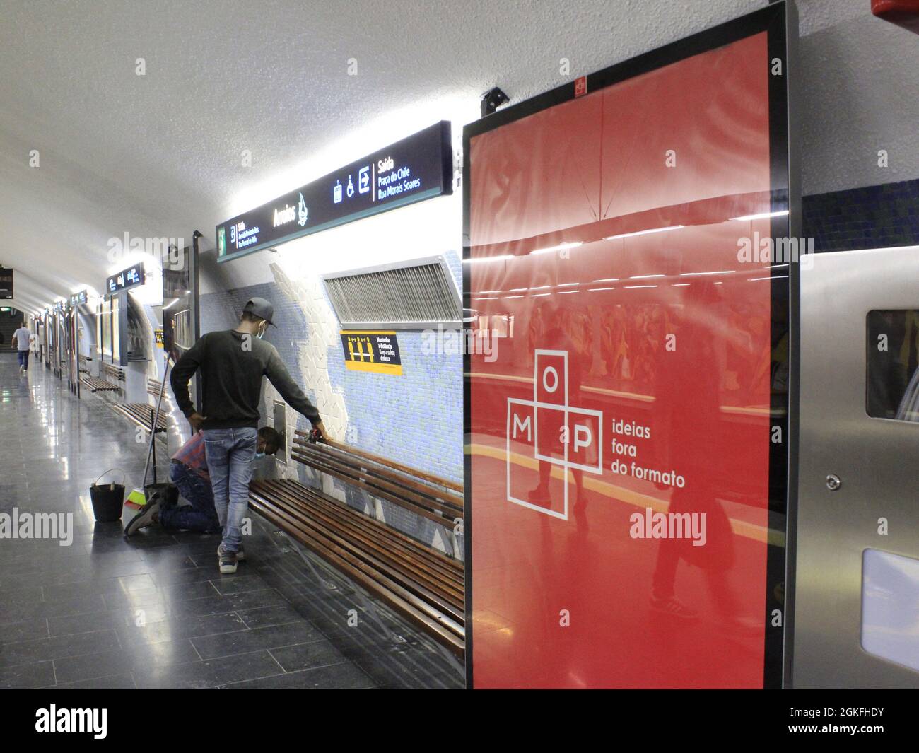 Lisboa, Portugal. 14th Sep, 2021. (INT) Lisbon Metro Arroios Station ...