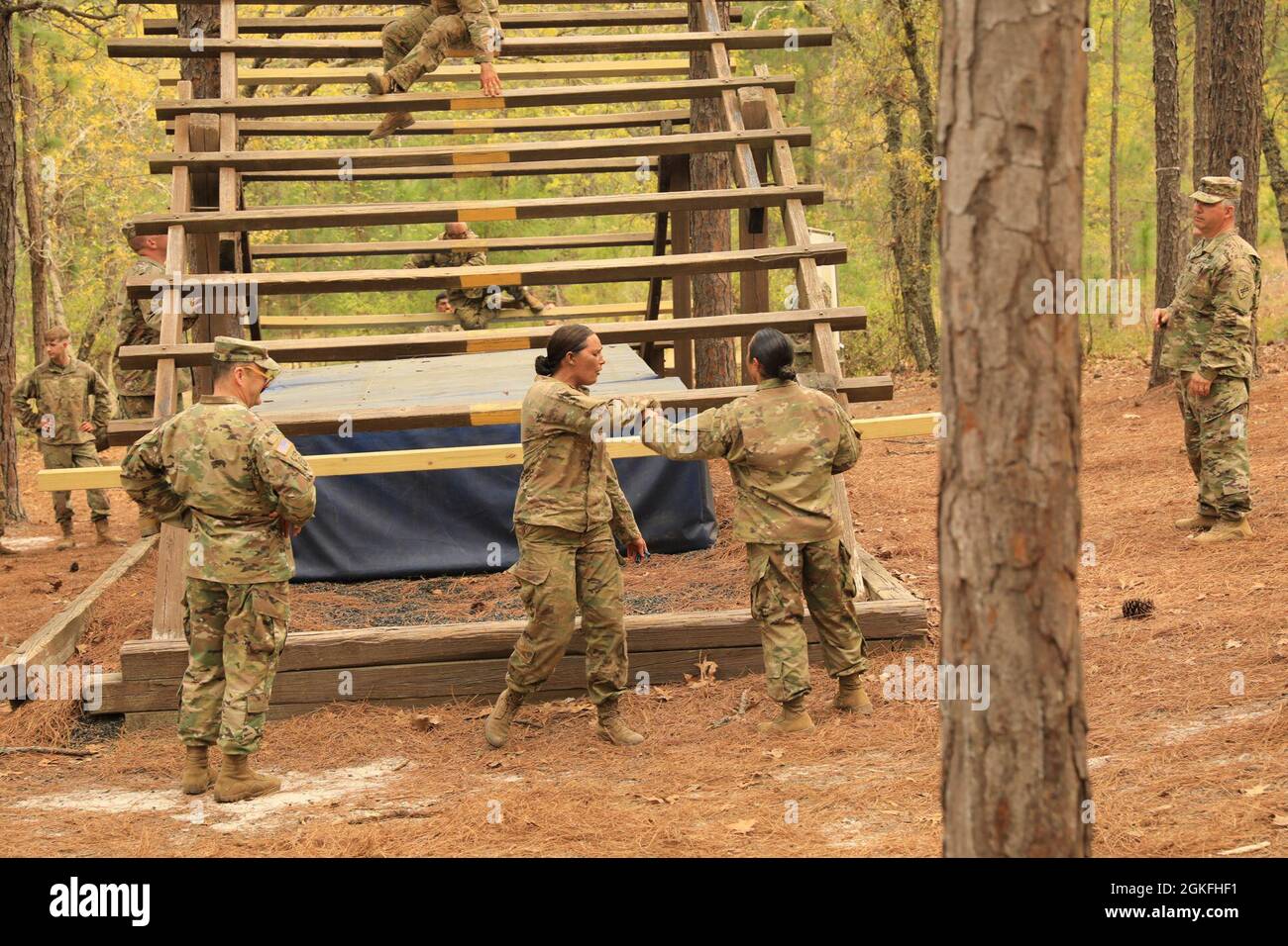 U.S. Army Reserve Soldiers competing for the title of USACAPOC(A) "Best ...
