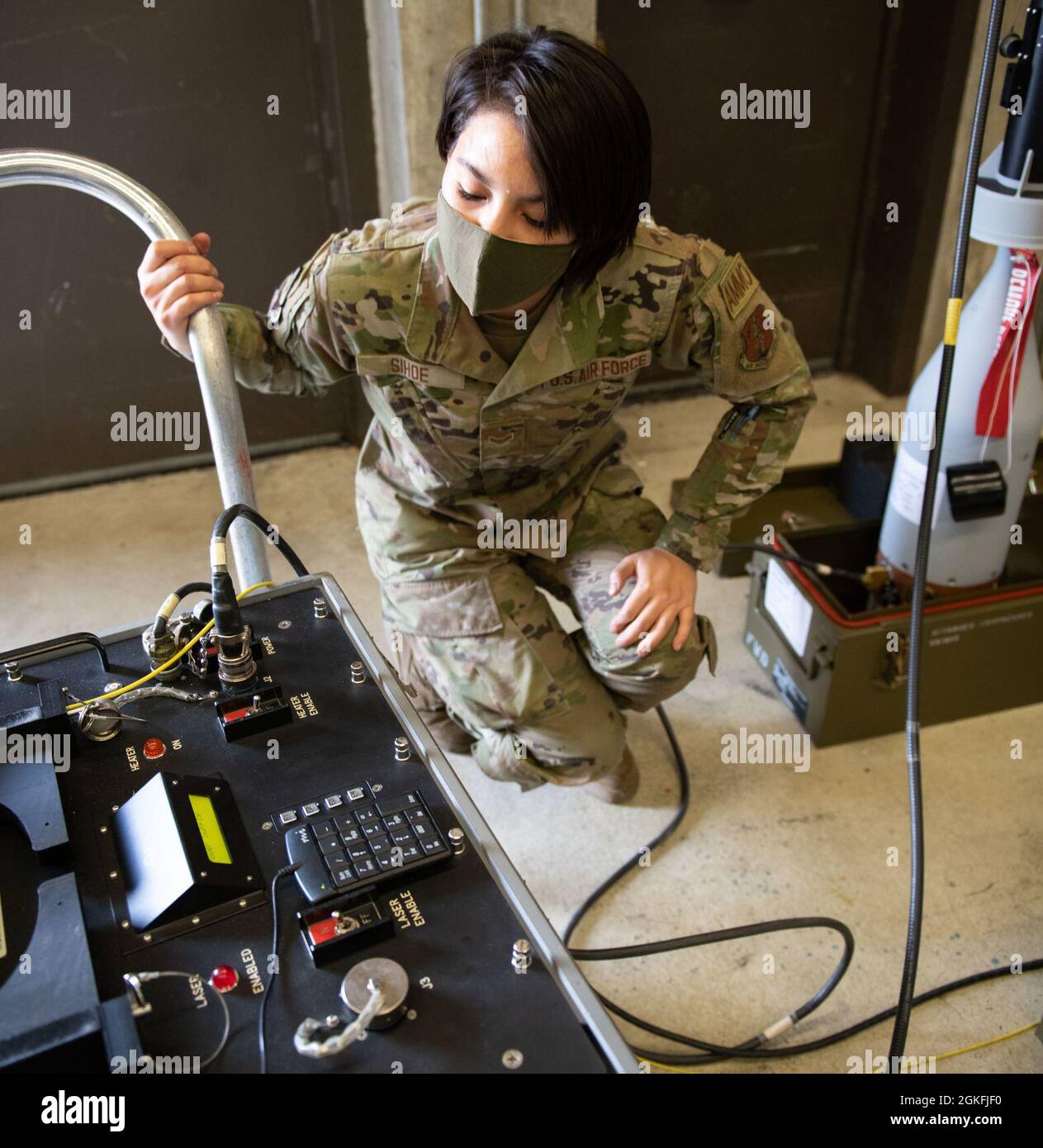 Gbu 12 paveway ii laser guided bomb hi-res stock photography and images ...