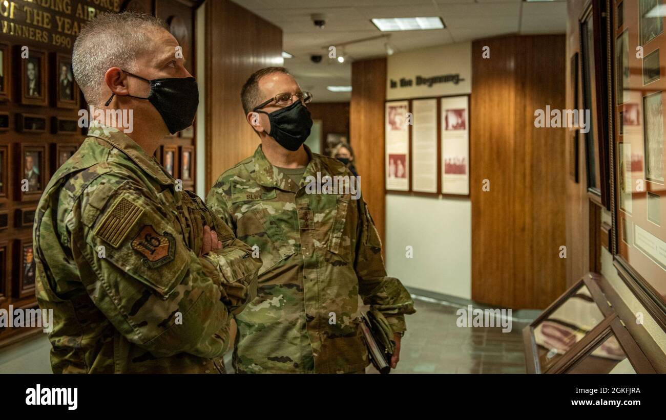 U.S. Air Force Lt. Gen. James C. Slife, center, Air Force Special ...