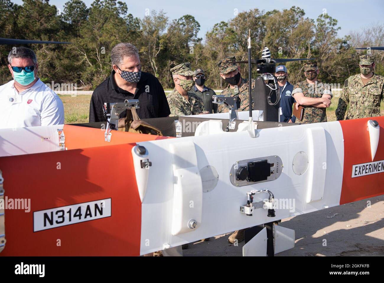210409-N-GB257-008 Camp LeJeuene, N.C. (April 9, 2021) The Honorable ...