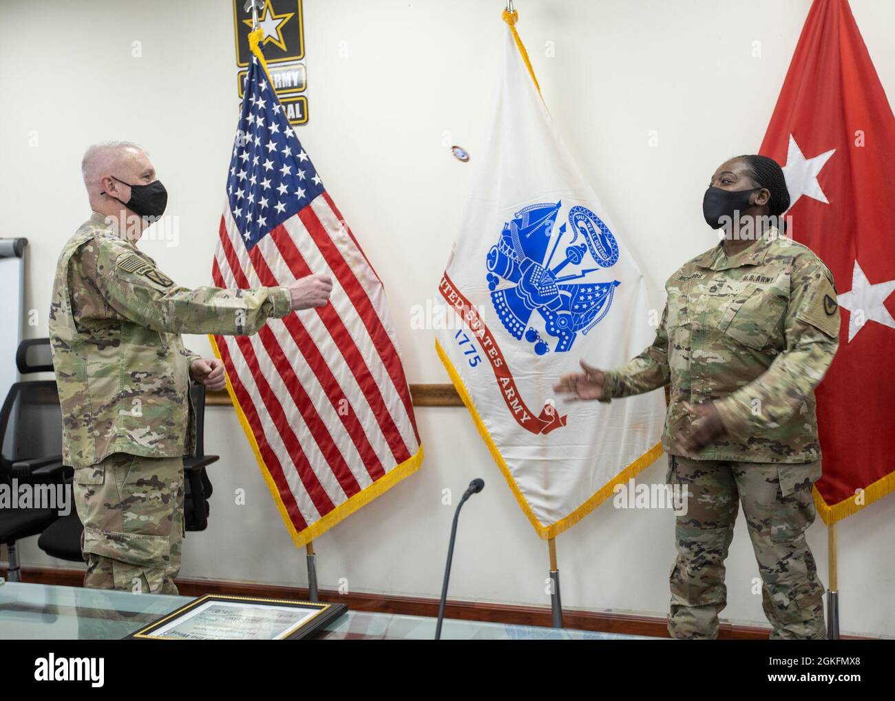 401st army field support brigade hi-res stock photography and images ...