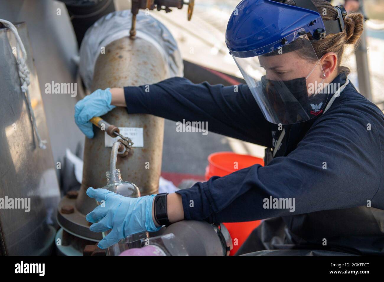 PACIFIC OCEAN (April 10, 2021) Engineman 2nd Class Alexis Zweygardt ...