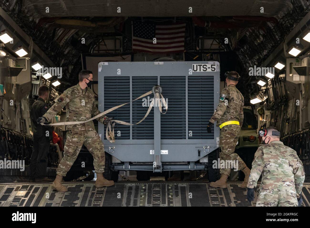 Aircraft ground equipment hi-res stock photography and images - Alamy