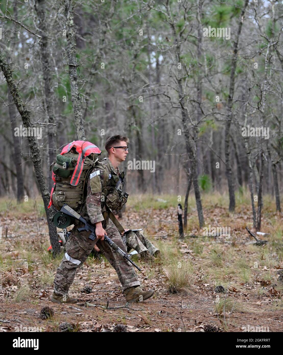 A Special Forces candidate from the U.S. Army John F. Kennedy Special ...