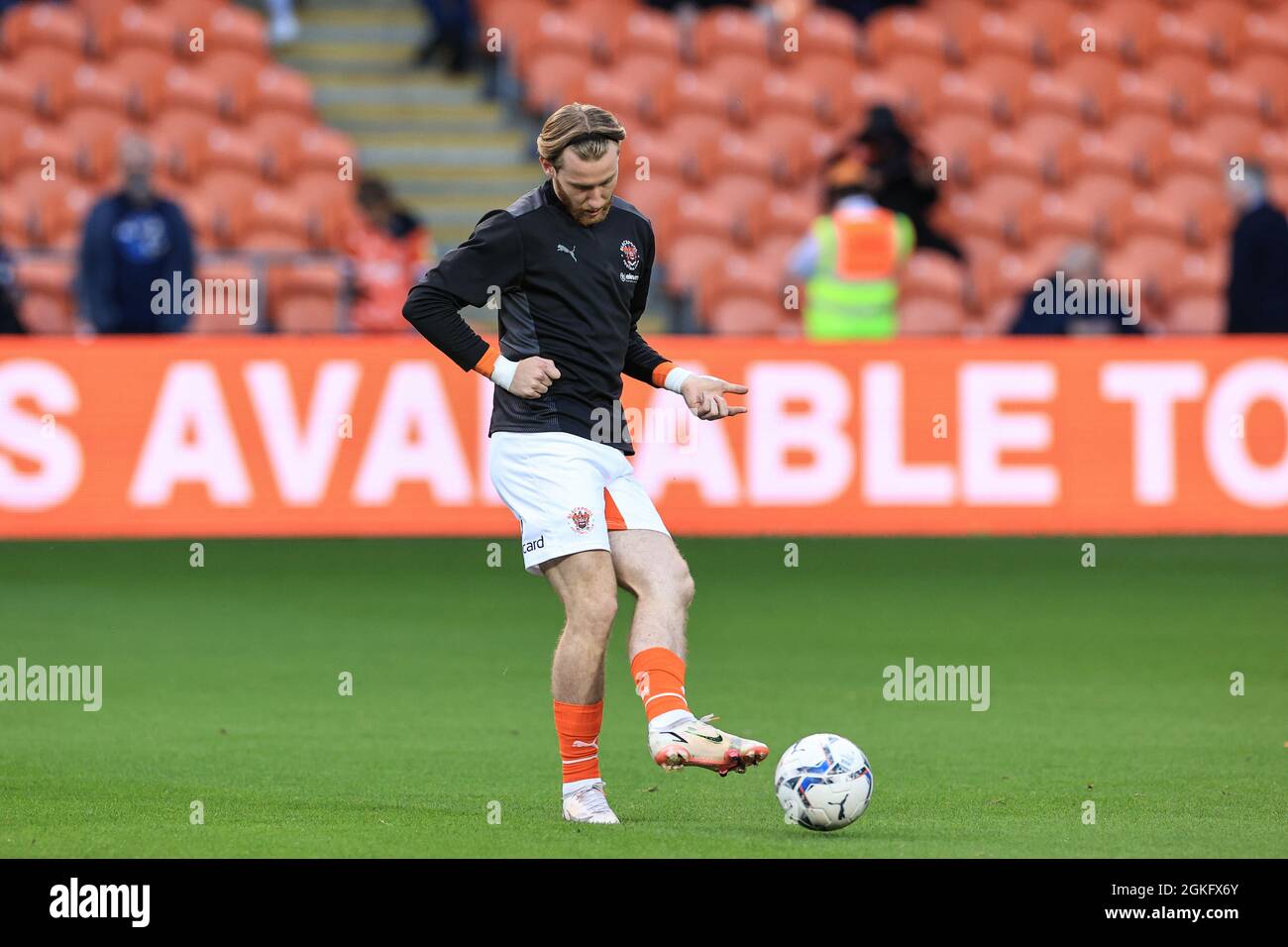 Josh Bowler #11 of Blackpool during the pre-game warmup Stock Photo - Alamy
