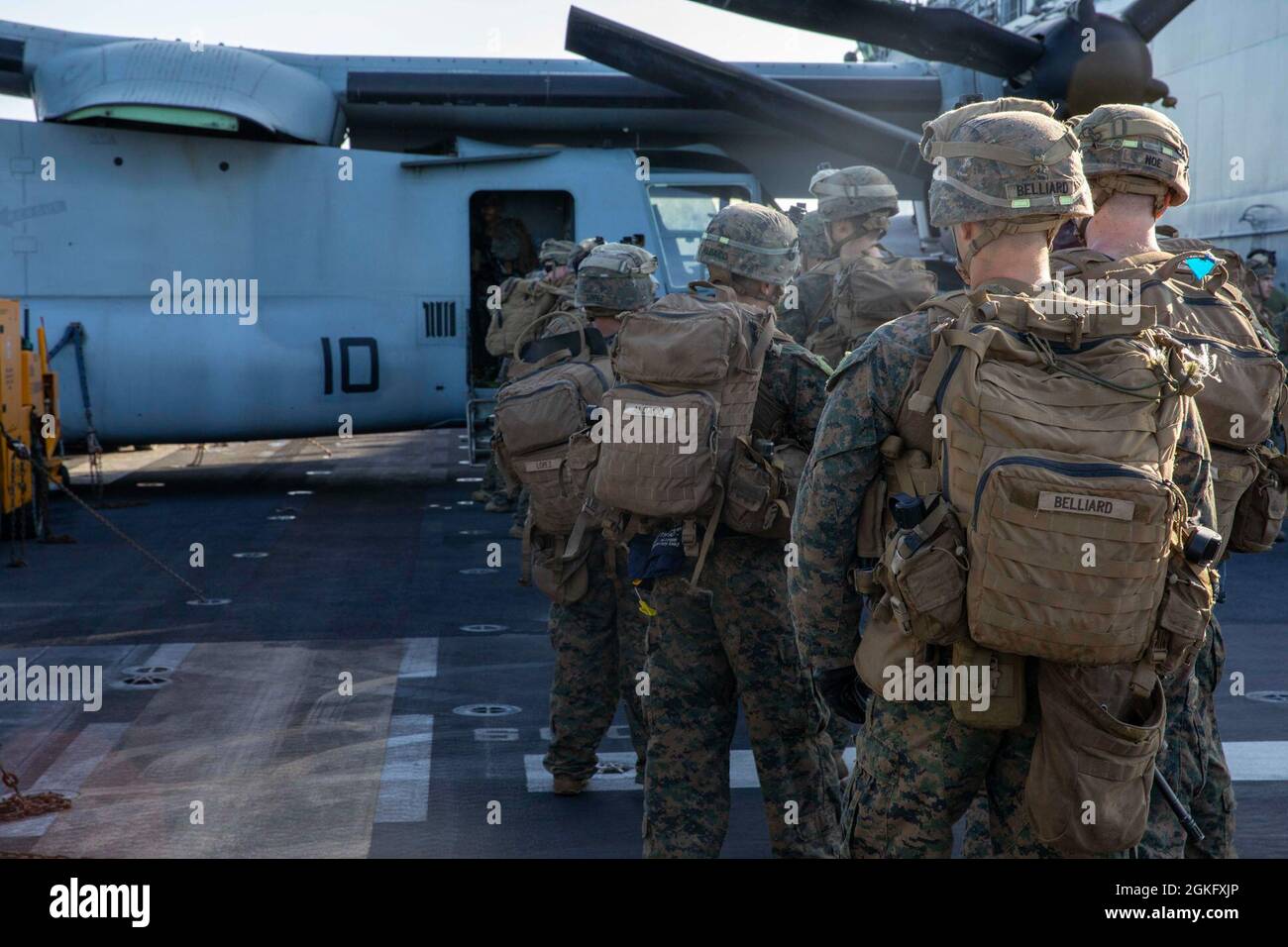 210412-N-IV962-1157 SOUTH CHINA SEA (April 12, 2021) – U.S. Marines ...