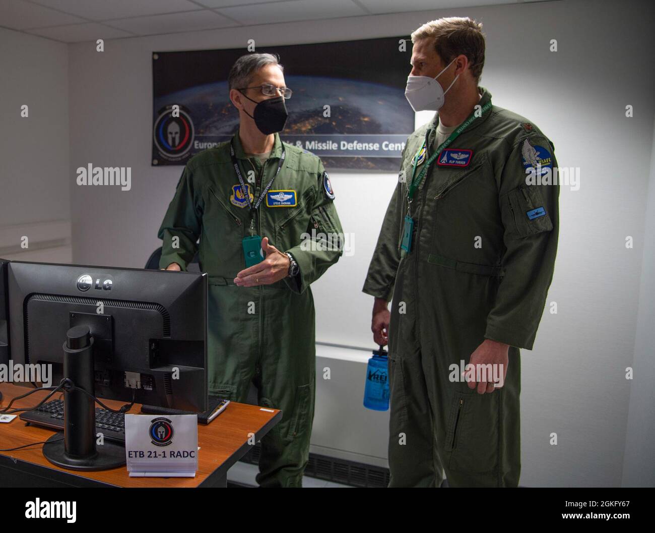 Us deputy commander lt gen hi-res stock photography and images - Alamy