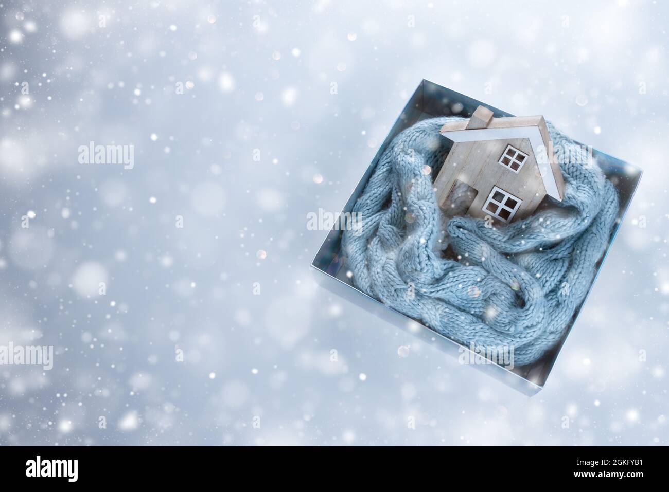 House wrapping hi-res stock photography and images - Alamy
