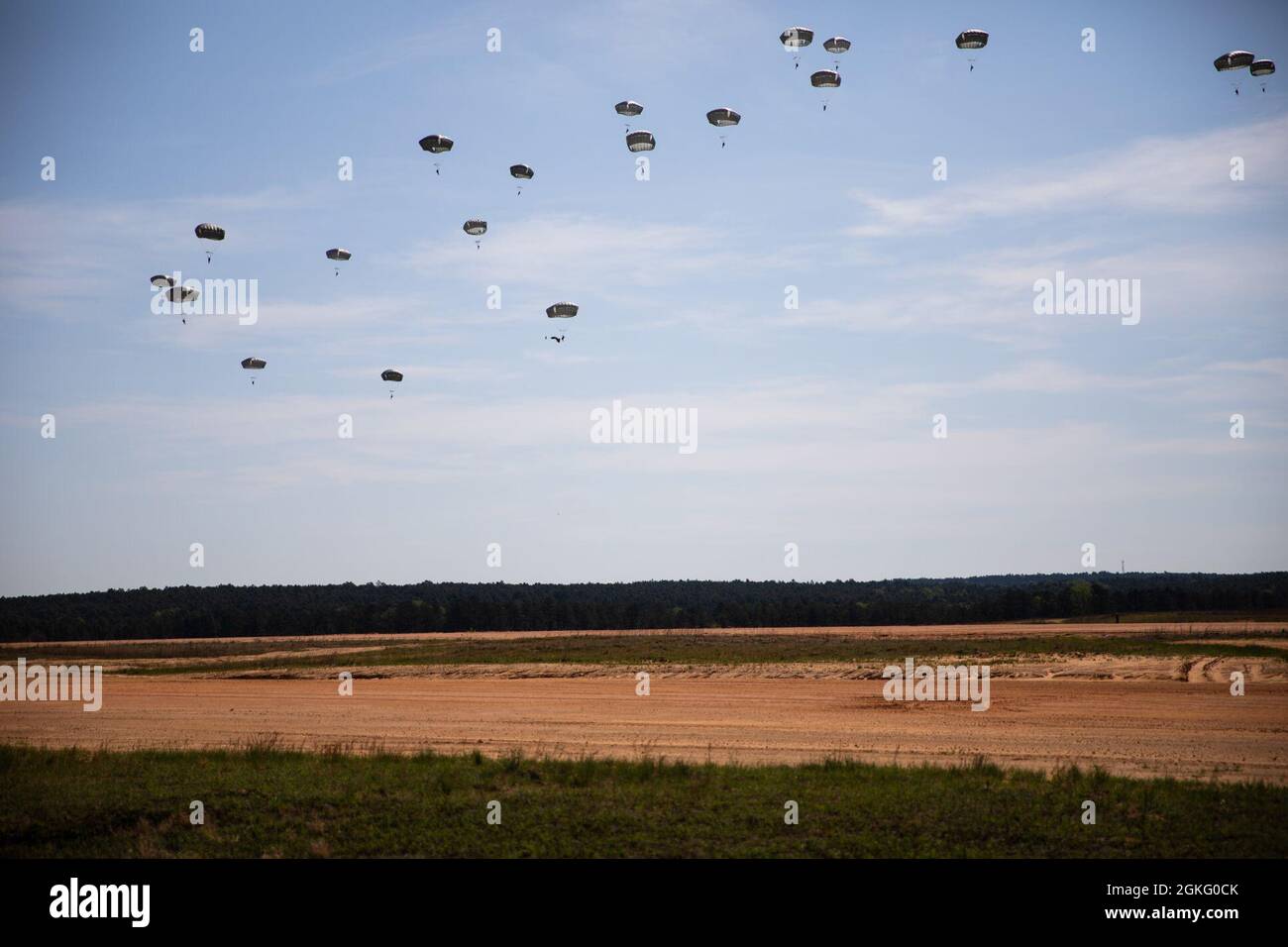 Female Paratroopers from across the Fort Bragg, N.C. descend onto ...