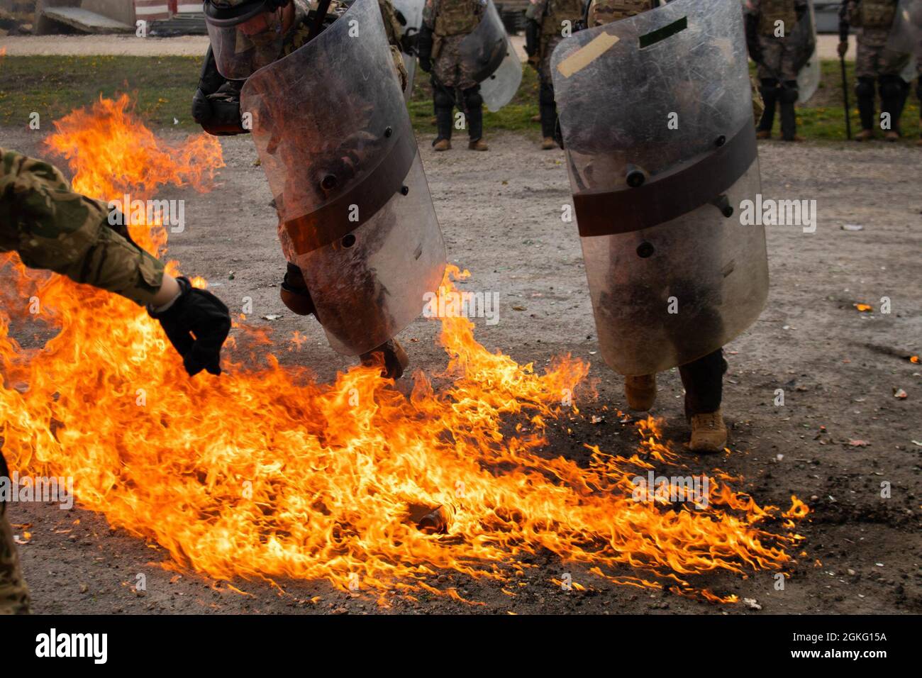 Iowa Army National Guard Soldiers with Troop B, 1st Squadron, 113th ...