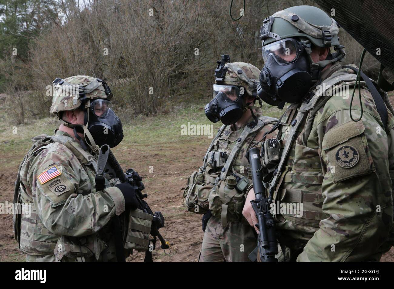 U.S. Army Soldiers assigned to the Field Artillery, Forward Surgical ...