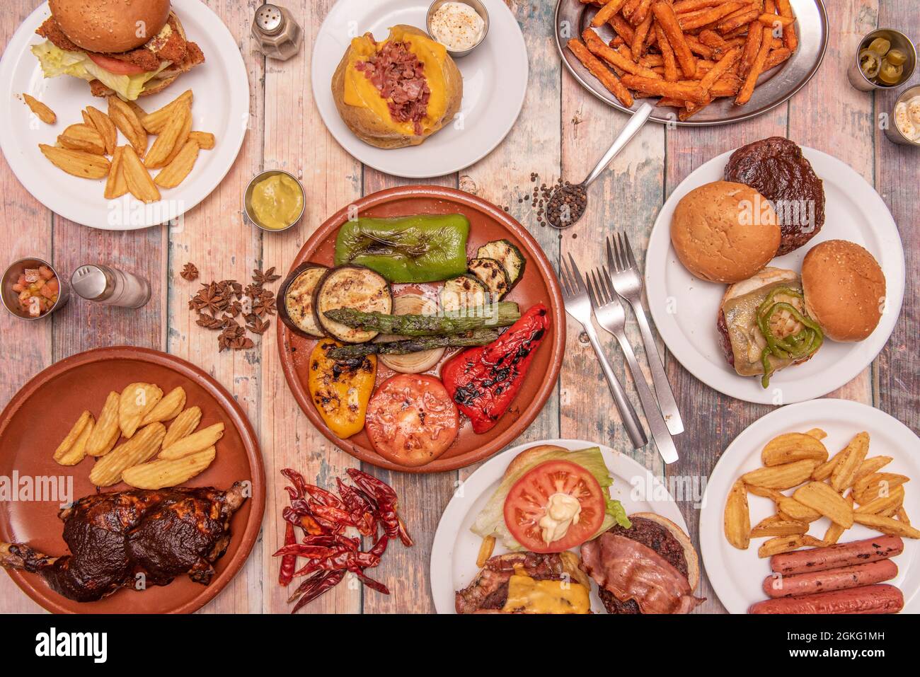 Deluxe chili cheese fries hi-res stock photography and images - Alamy