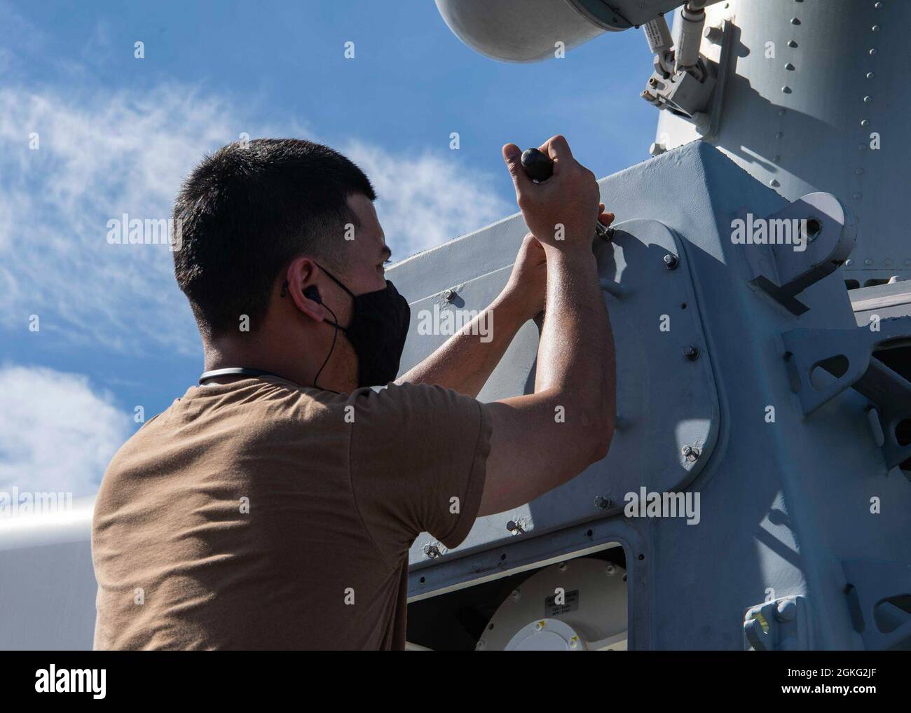 PACIFIC OCEAN (April 12, 2021) Fire Controlman 1st Class Markjc S ...