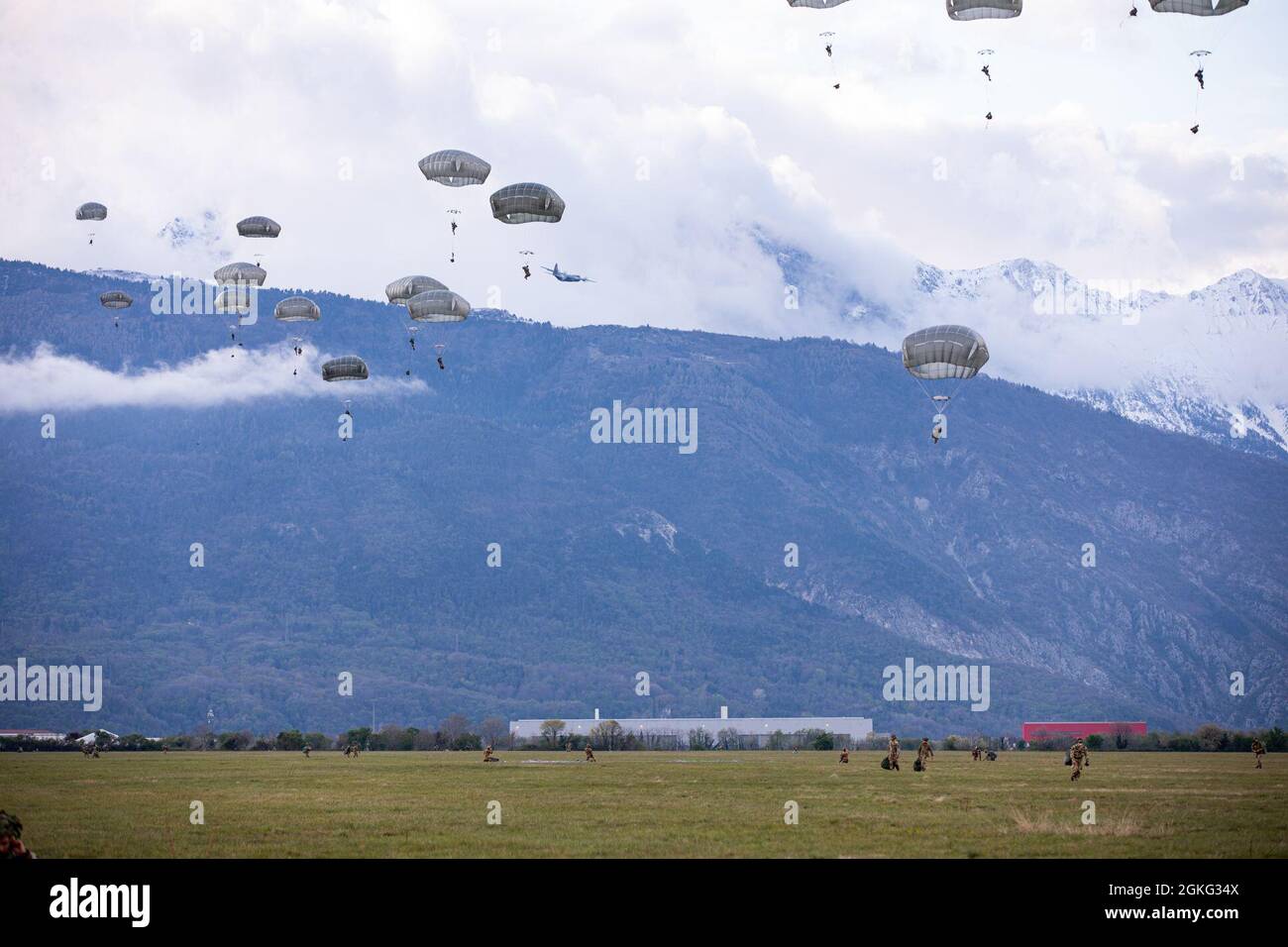 Sky Soldiers land during sustained airborne training with the Esercito ...