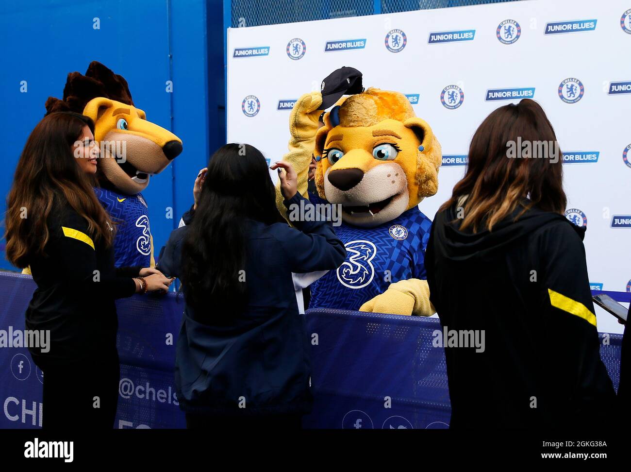 England team mascot hi-res stock photography and images - Alamy