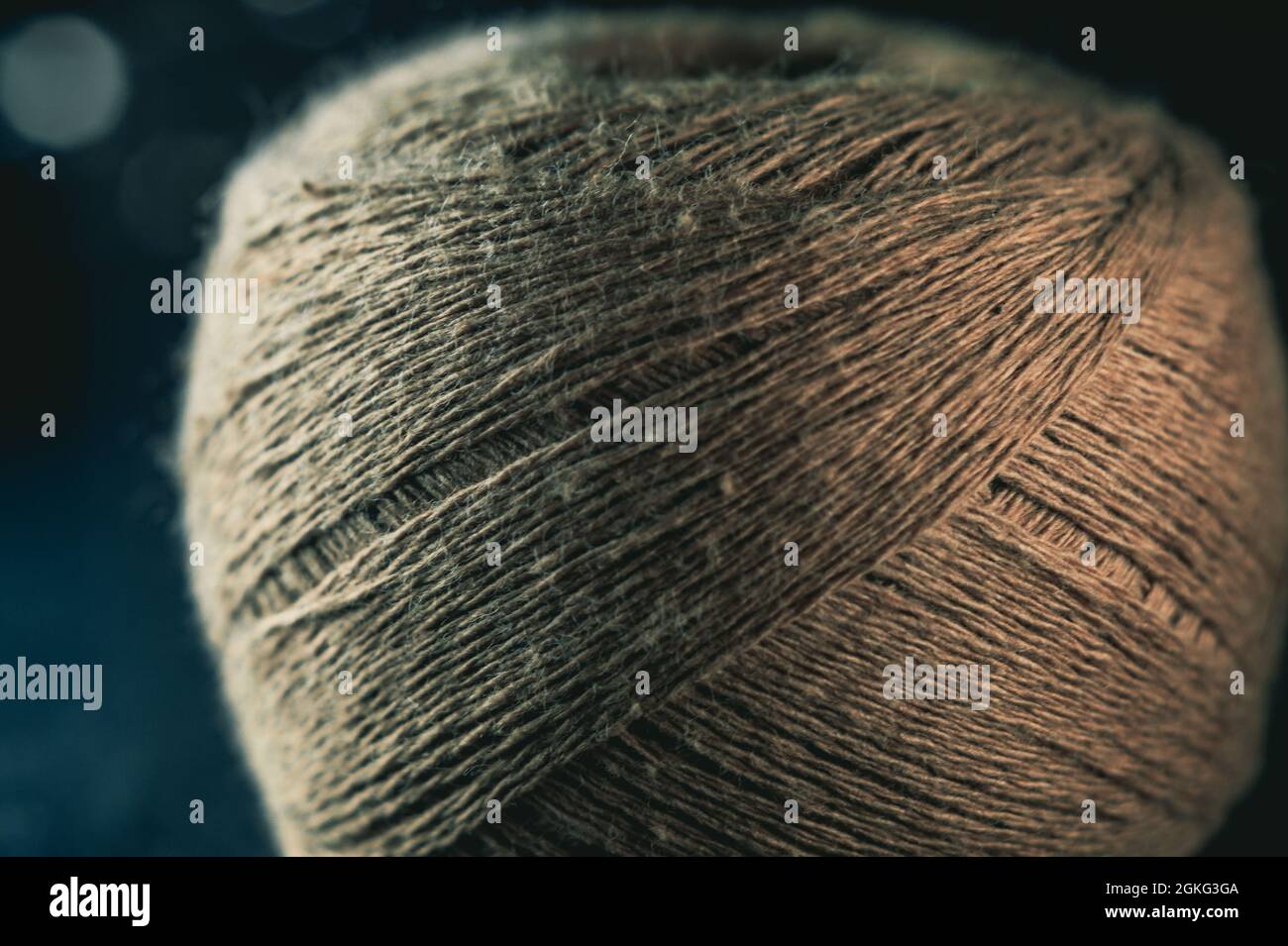 Cut thread cloth hi-res stock photography and images - Alamy