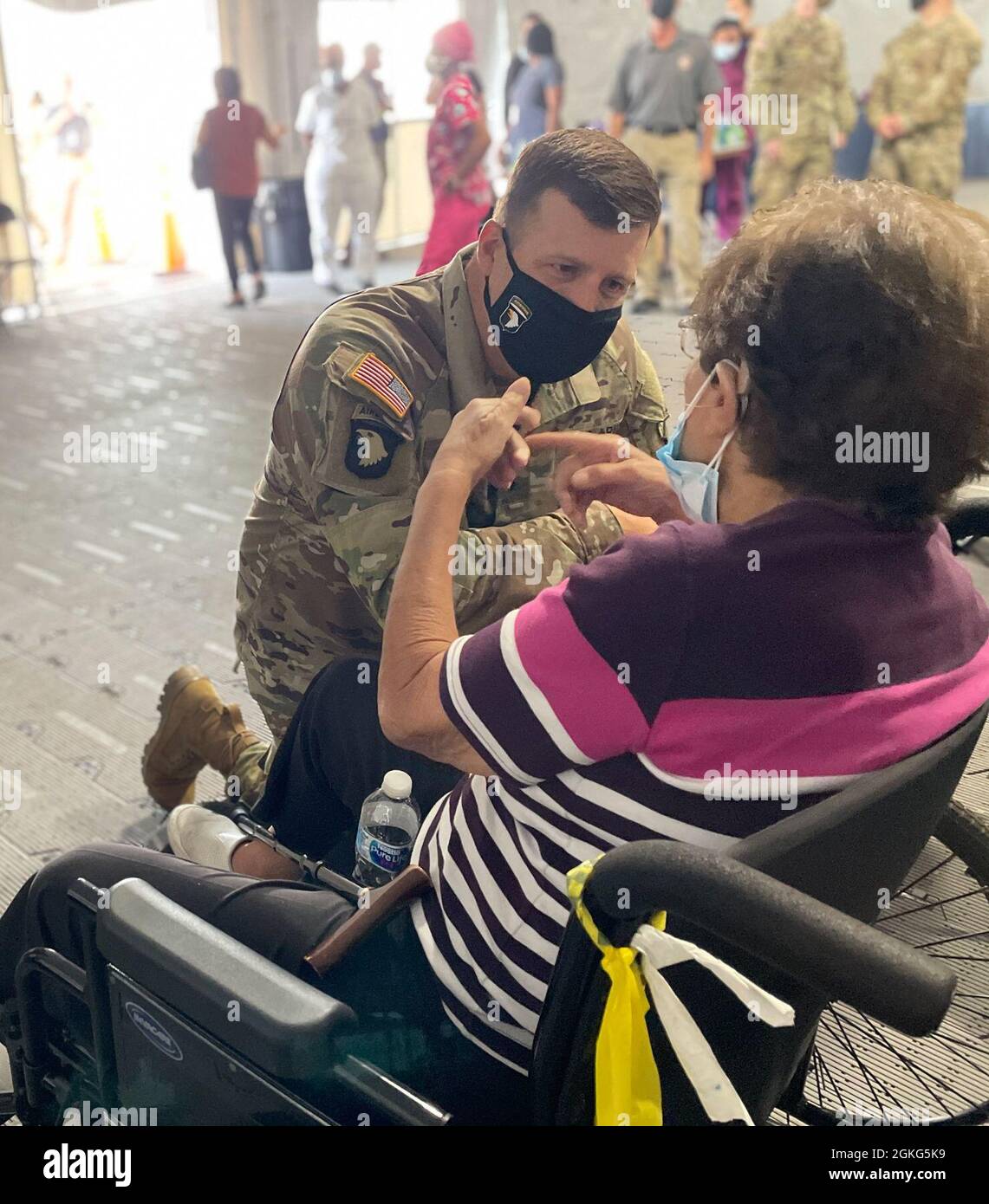 The commanding general of the 101st airborne division hi-res stock ...