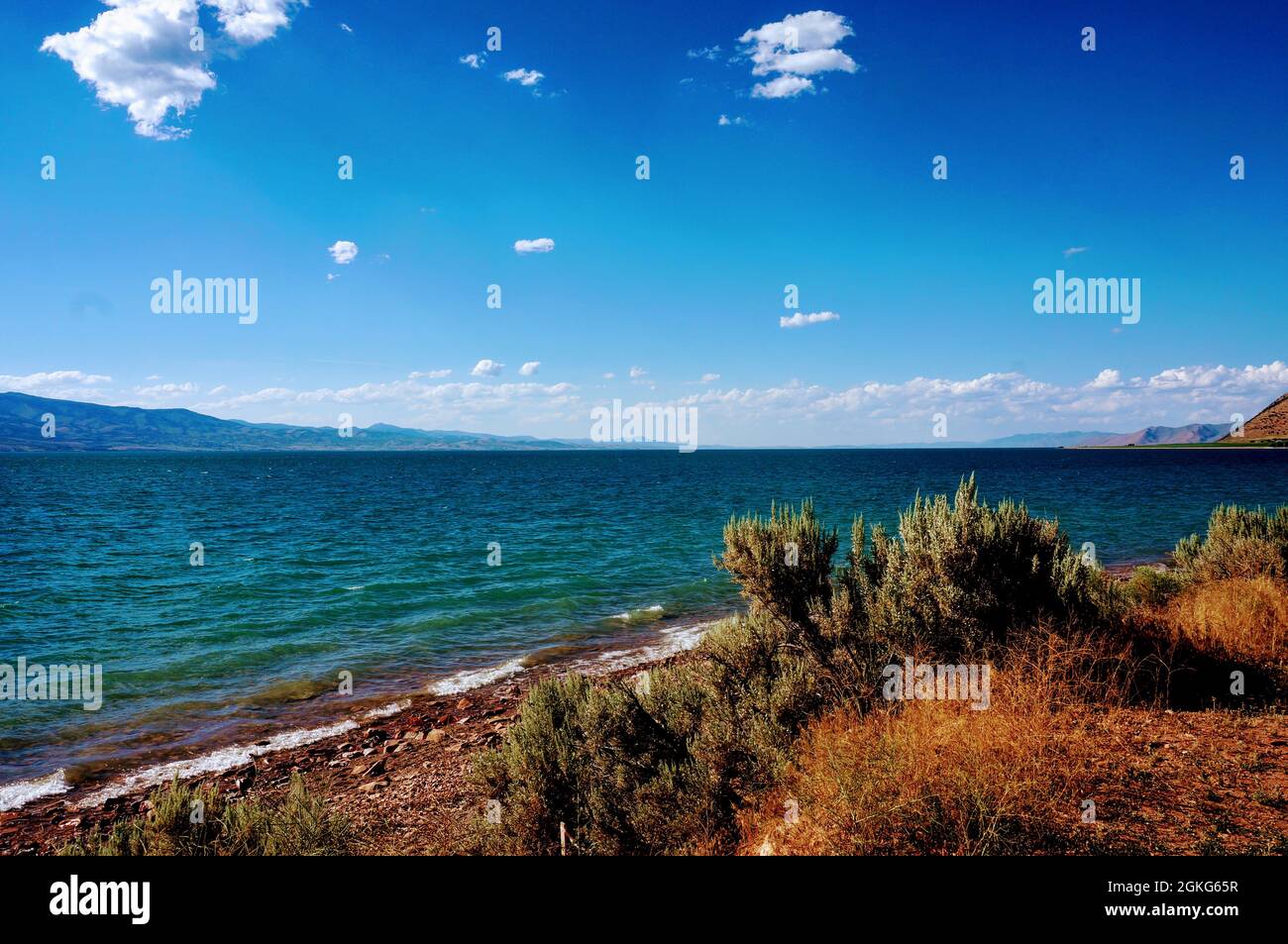 Beautiful lakeside hi-res stock photography and images - Alamy