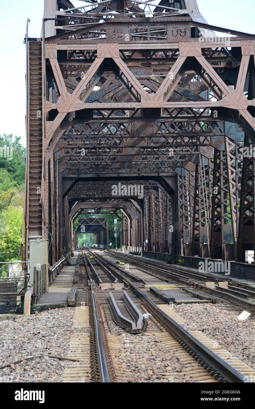 Bridge over the railroad tracks hi-res stock photography and images - Alamy