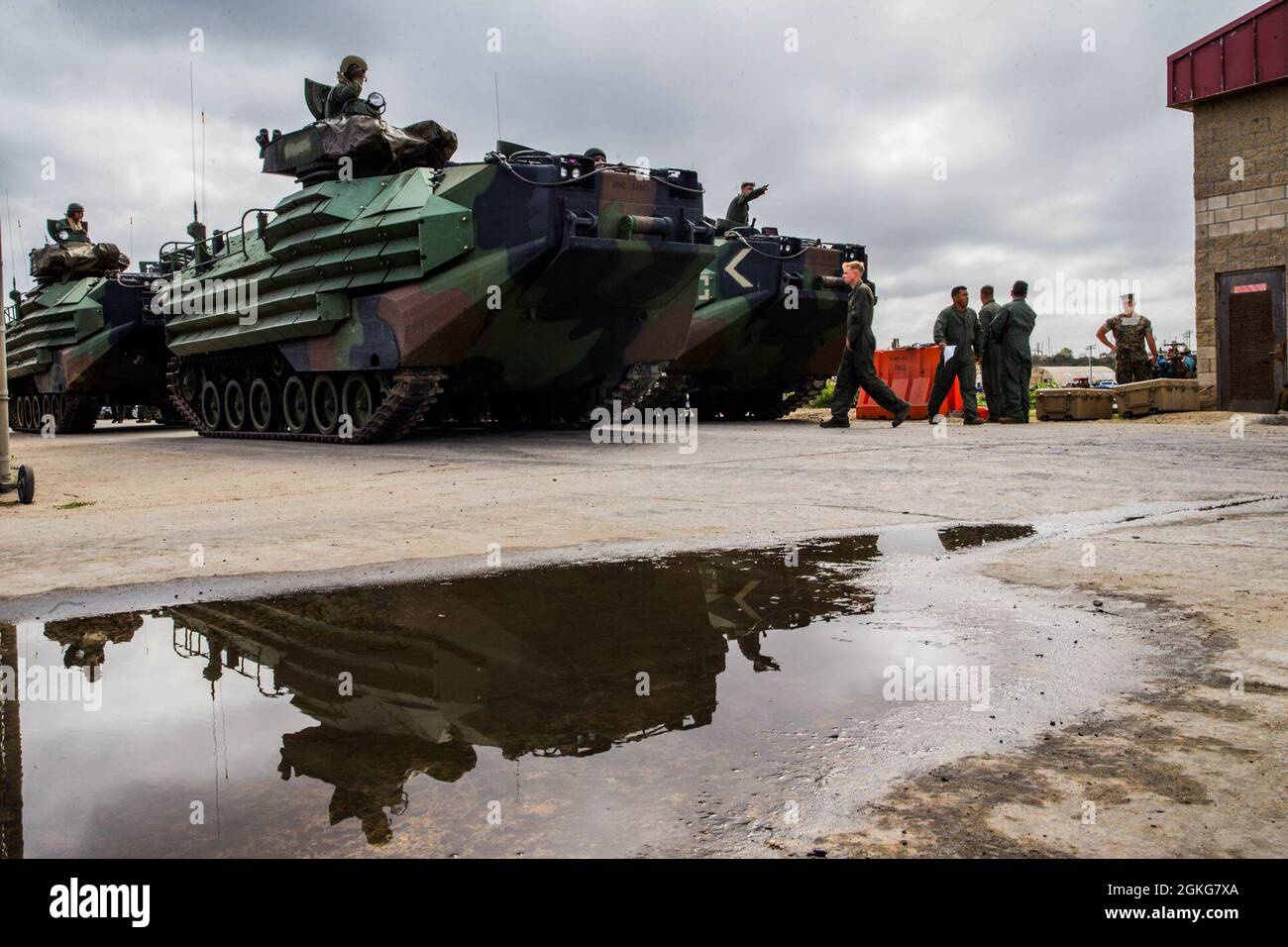 U.S. Marines with 3rd Assault Amphibian Battalion, 1st Marine Division ...