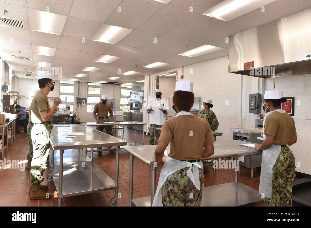 Navy food management hi-res stock photography and images - Alamy