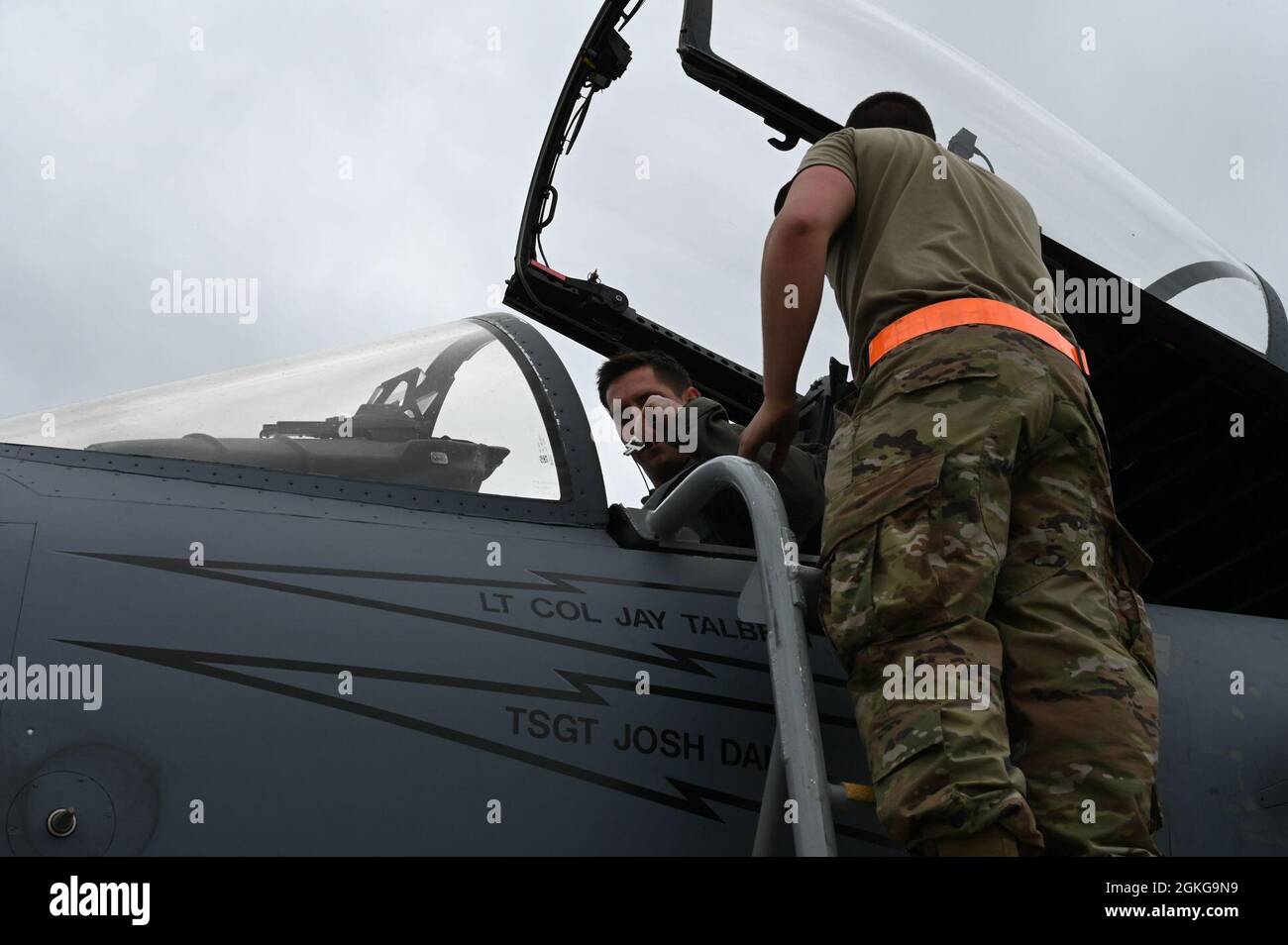 Captain chris air hi-res stock photography and images - Alamy