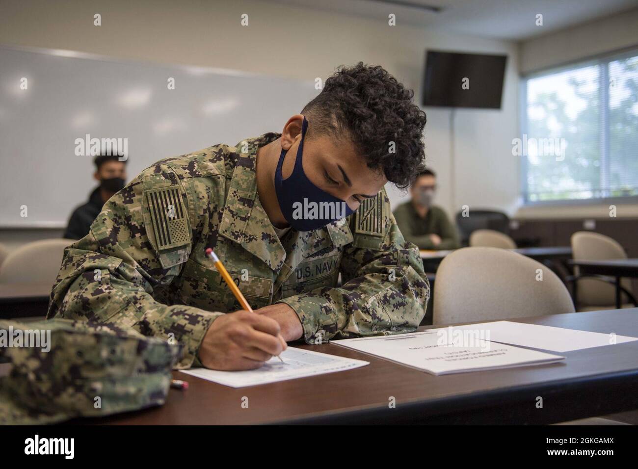 Uss warrior mcm 10 hi-res stock photography and images - Alamy