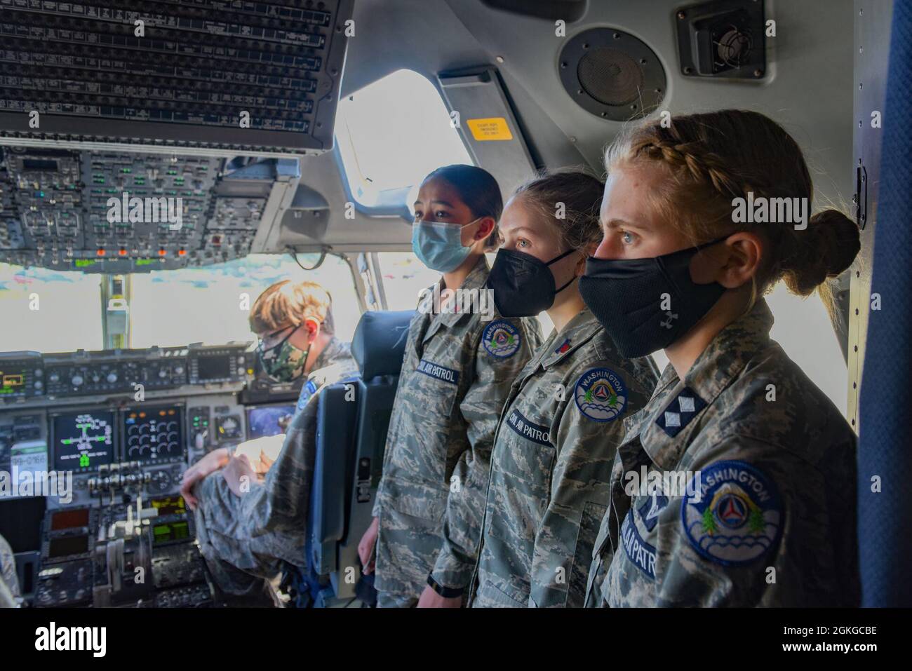 Washington State Civil Air Patrol cadets pose for a group photo in ...