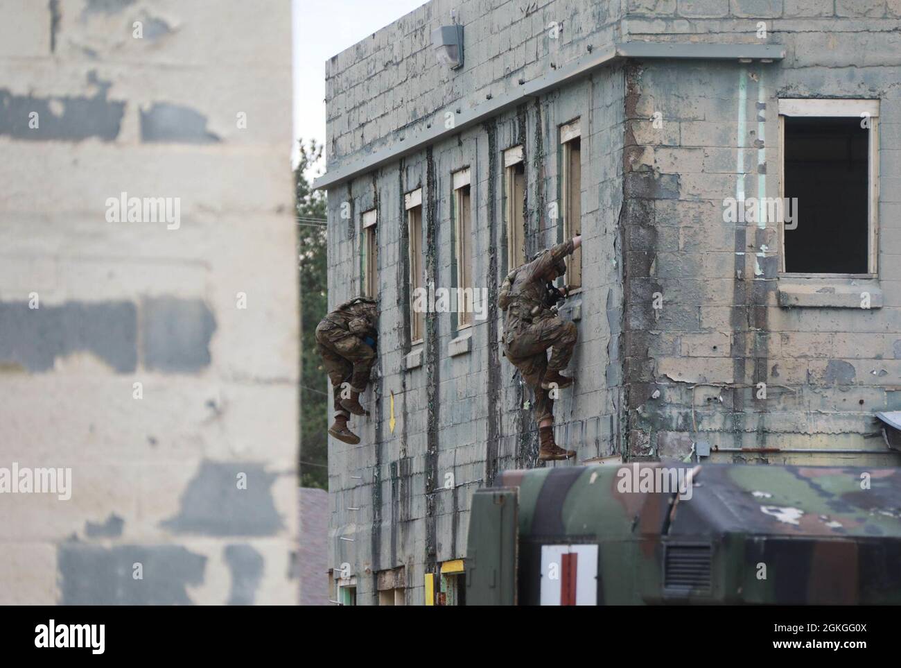 United States Army Rangers clear buildings during an exercise ...