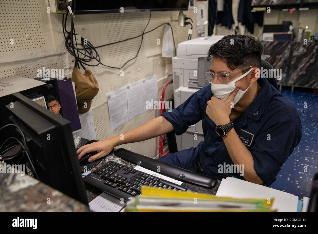 210416-N-IV962-1029 PACIFIC OCEAN (April 16, 2021) – U.S. Navy ...