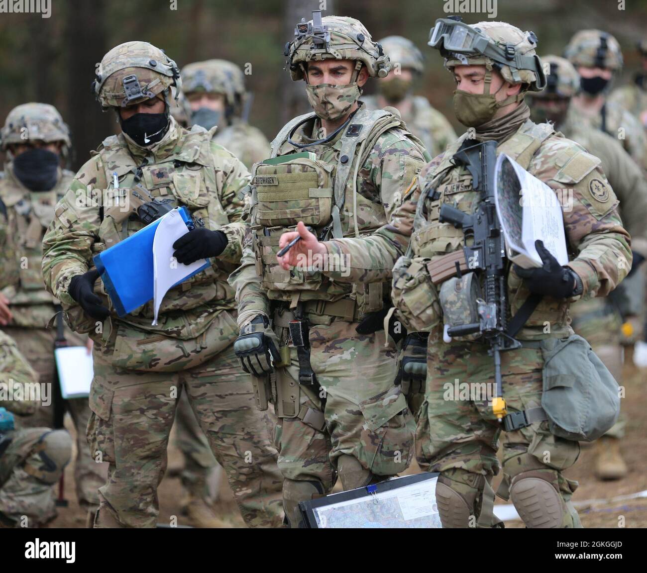 U.S. Army Soldiers assigned to the 2nd Cavalry Regiment conduct a ...