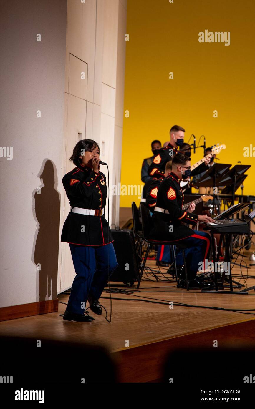 Iii marine expeditionary force band hi-res stock photography and images ...