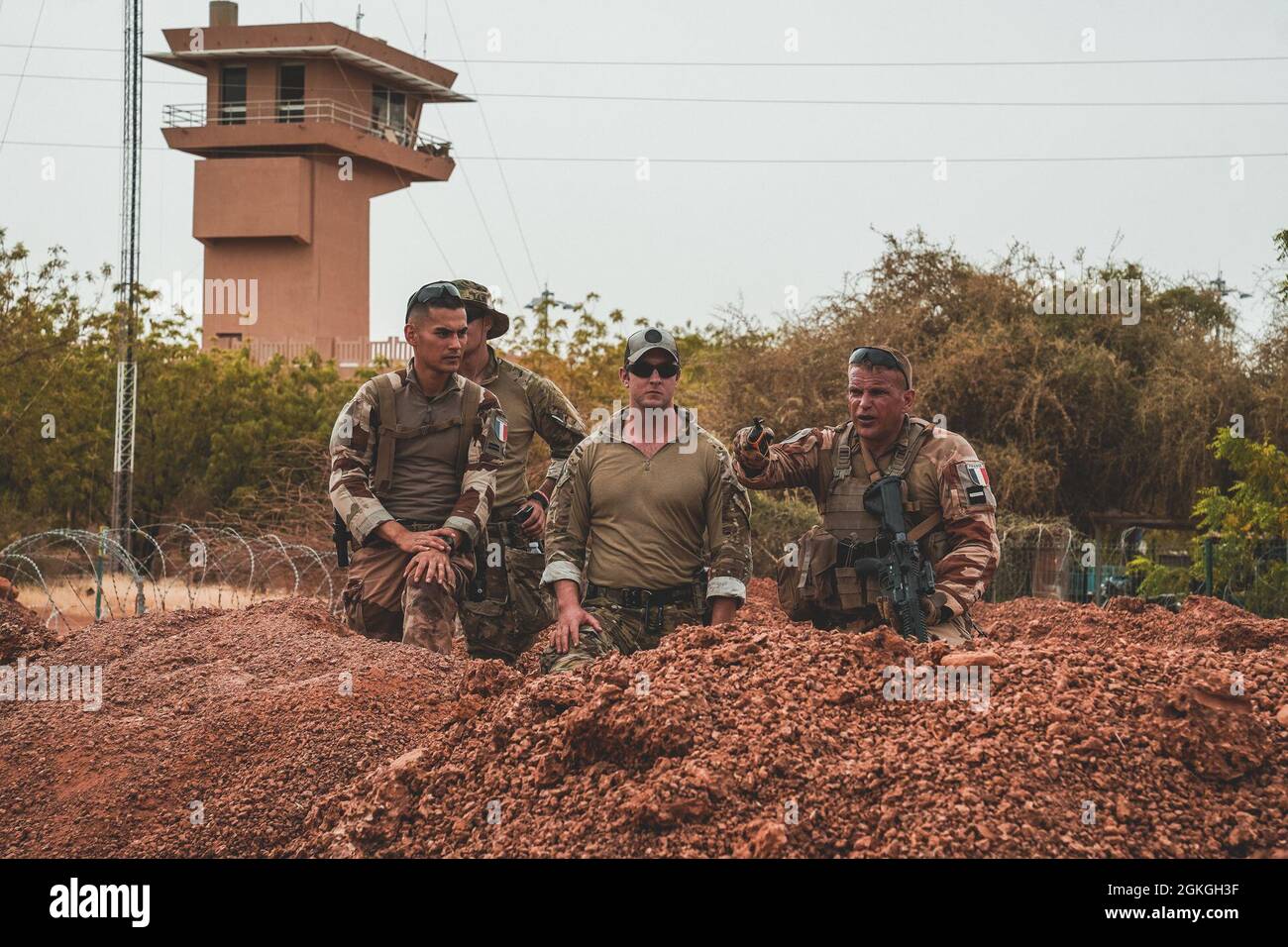 U.S. Navy Sailors with Explosive Ordnance Disposal Mobile Unit 8 (EODMU ...