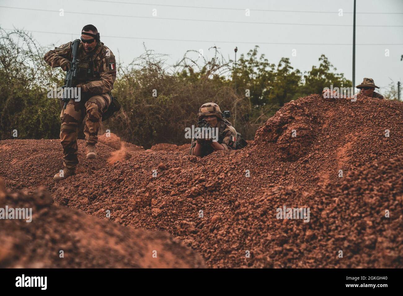 French armed forces soldiers conduct Military Operations in Urban ...