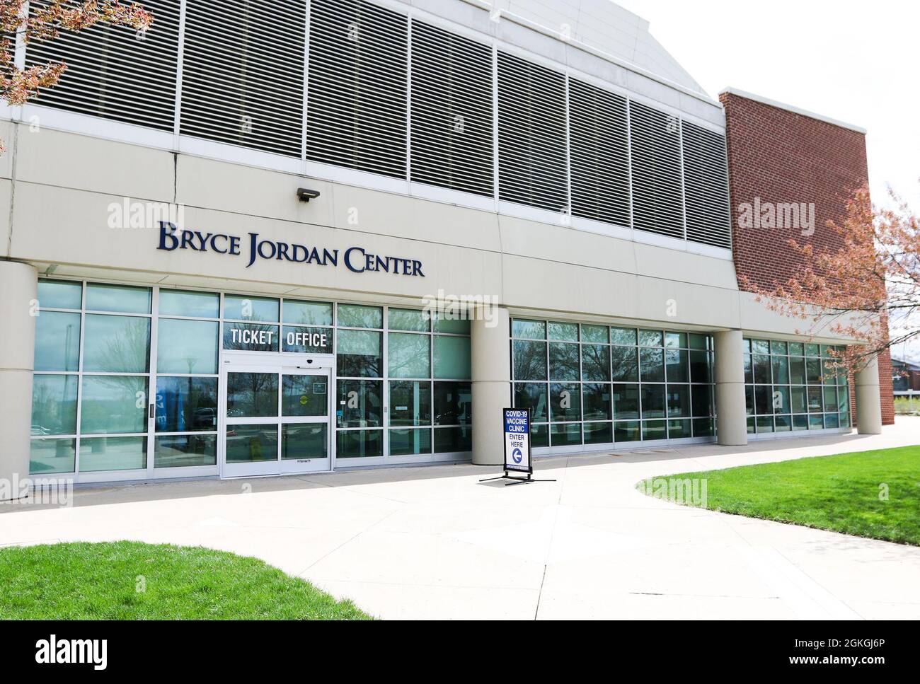 Bryce jordan center state college hi-res stock photography and images ...