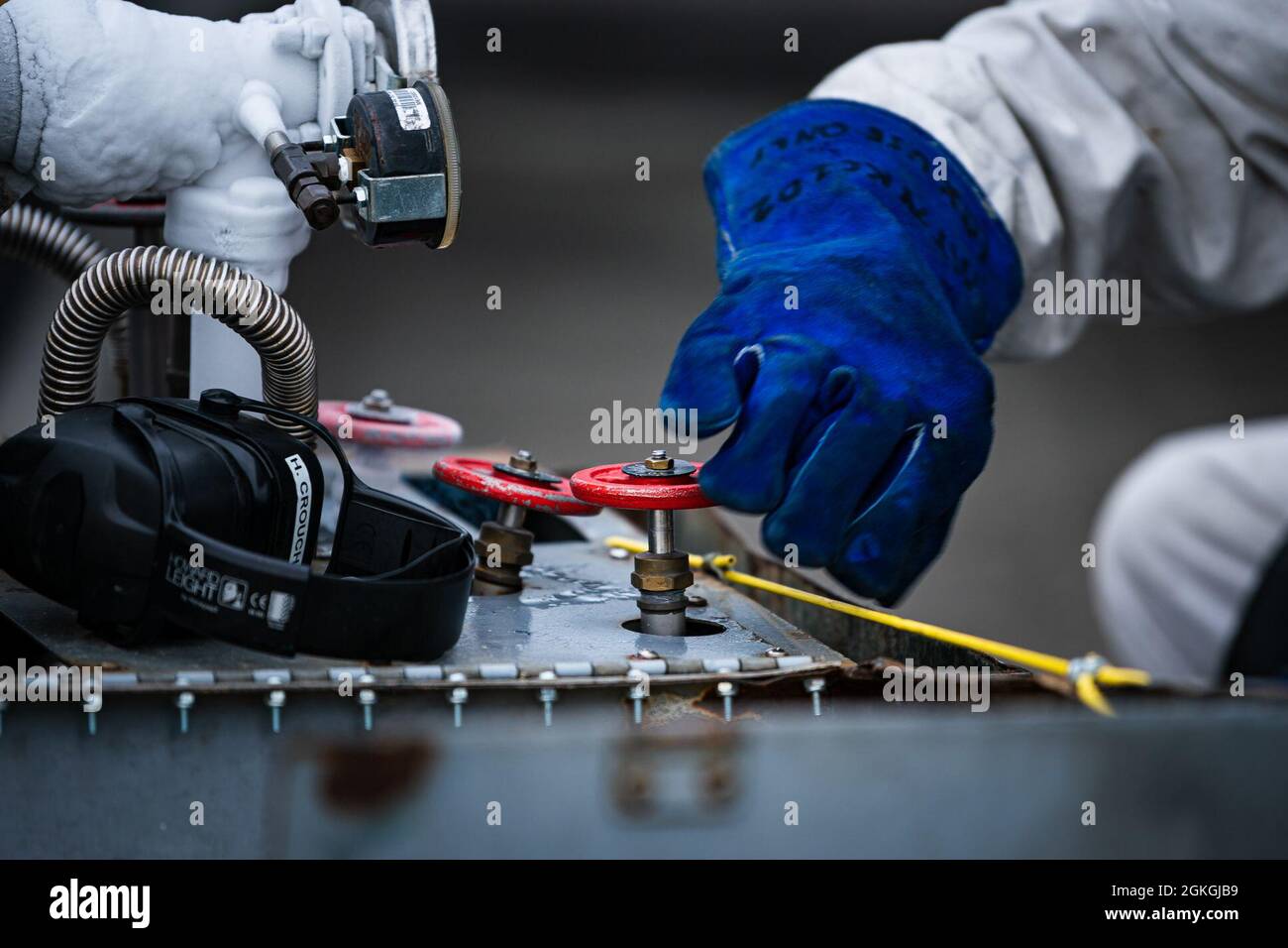 Lox valve hi-res stock photography and images - Alamy