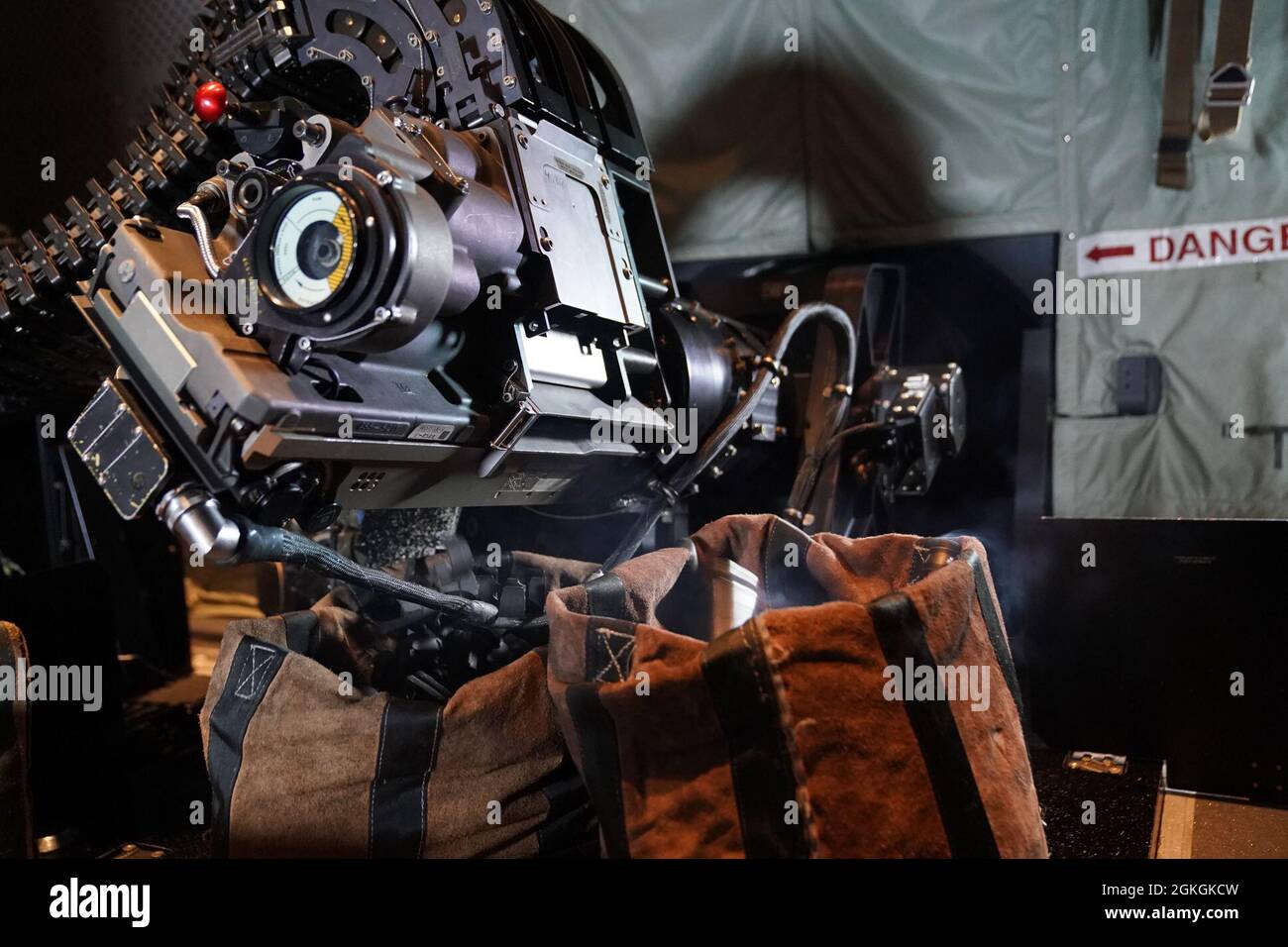 30mm cannon hi-res stock photography and images - Alamy