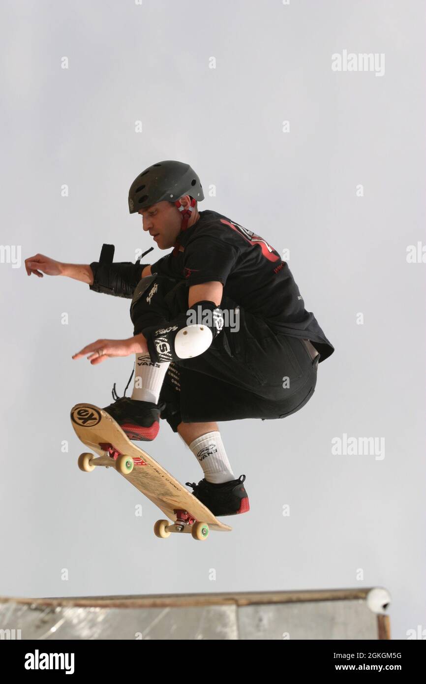 Flying skateboard hi-res stock photography and images - Alamy