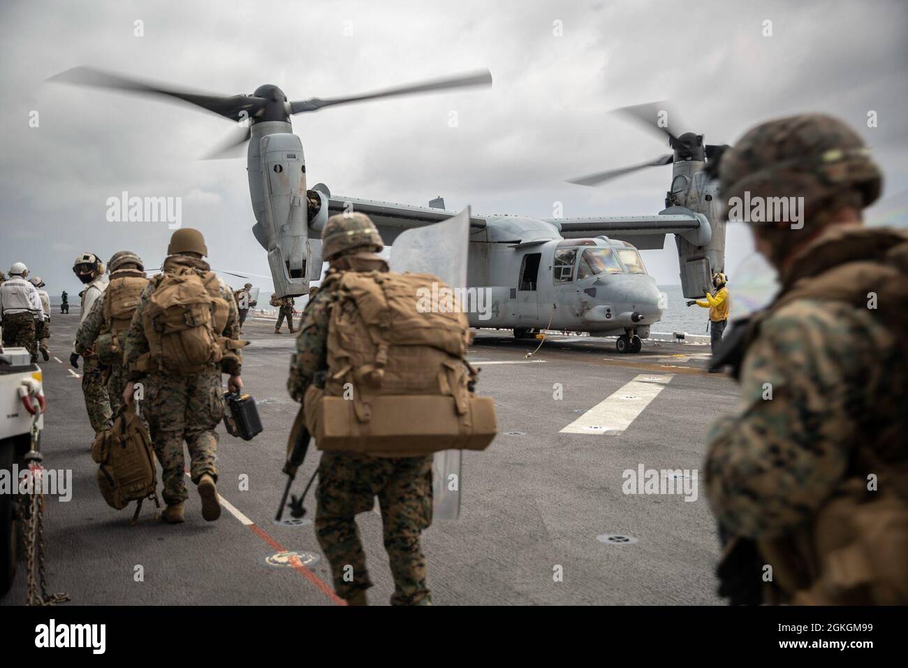 PACIFIC OCEAN (April 15, 2021) U.S. Marines with Bravo Company ...