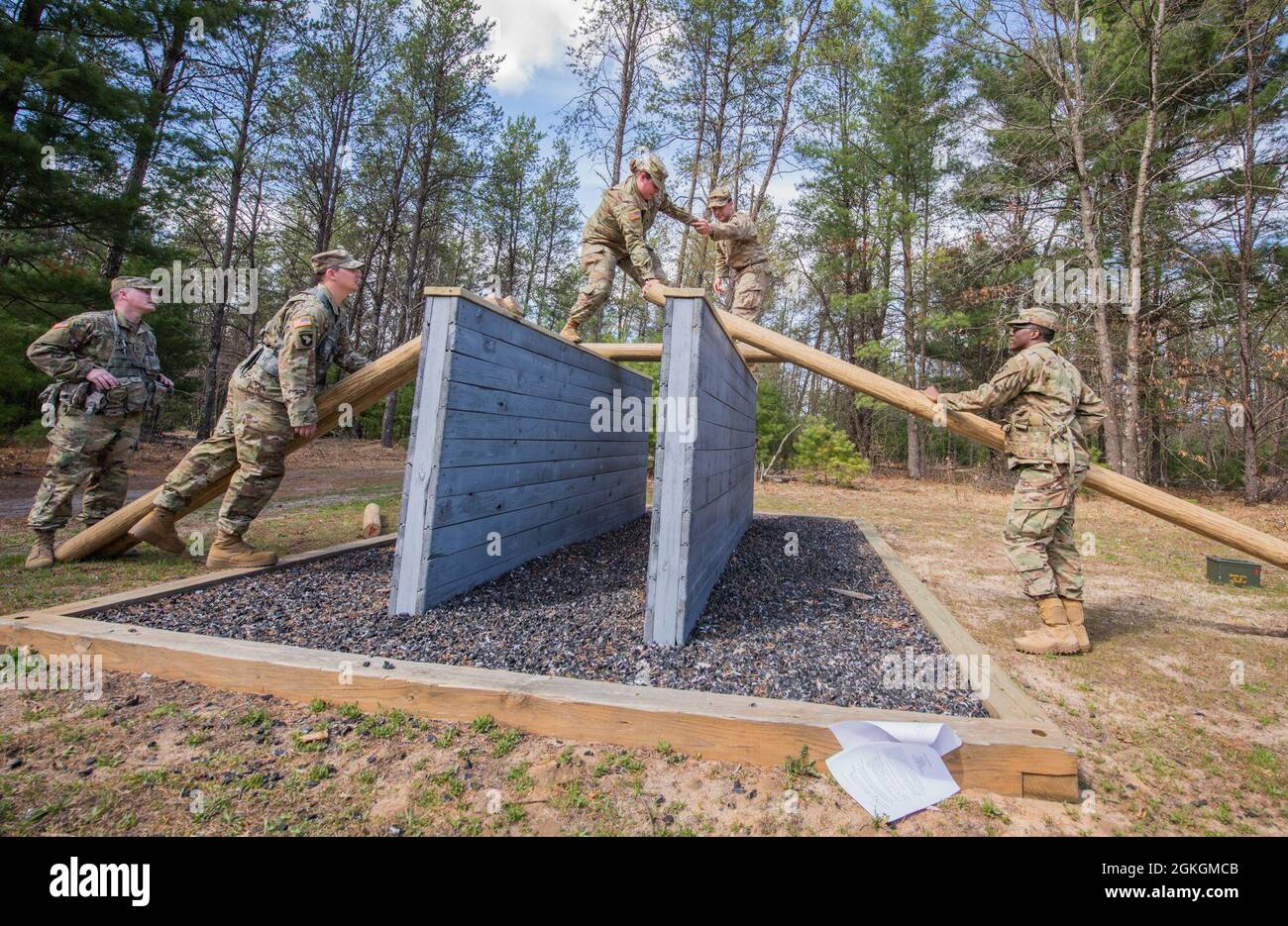 Soldiers of B Co, 1-334 Regiment (TS), 3rd Brigade, 95th Division (IET ...